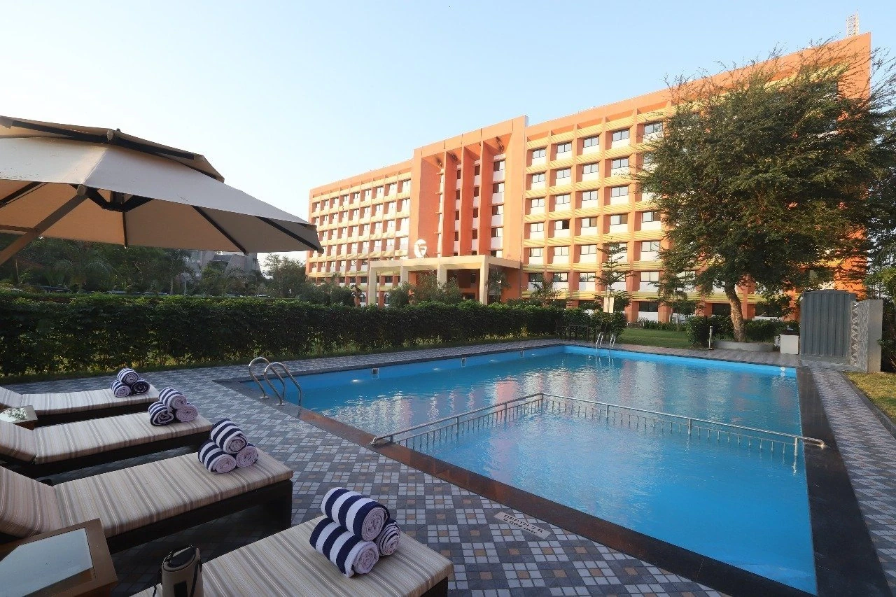 2 Night Stay with Sightseeing Package